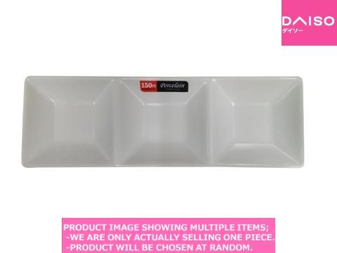 White divided plates / WHITE DIVIDED SMALL DISH 【モノトーン仕切皿 マス 白 】| Daiso ...
